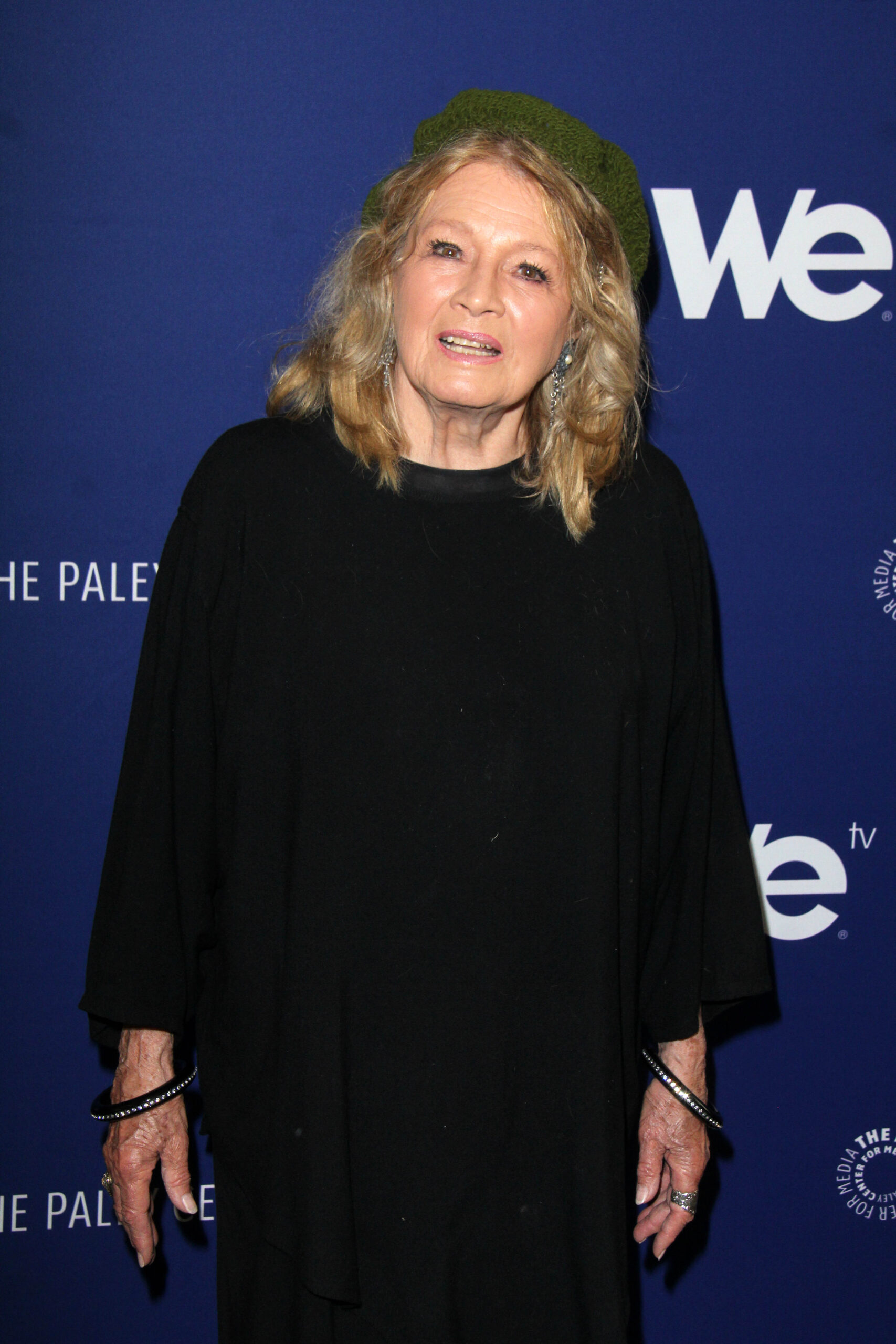 Life at 92: A Glimpse into Angie Dickinson's Solo Journey in Beverly ...