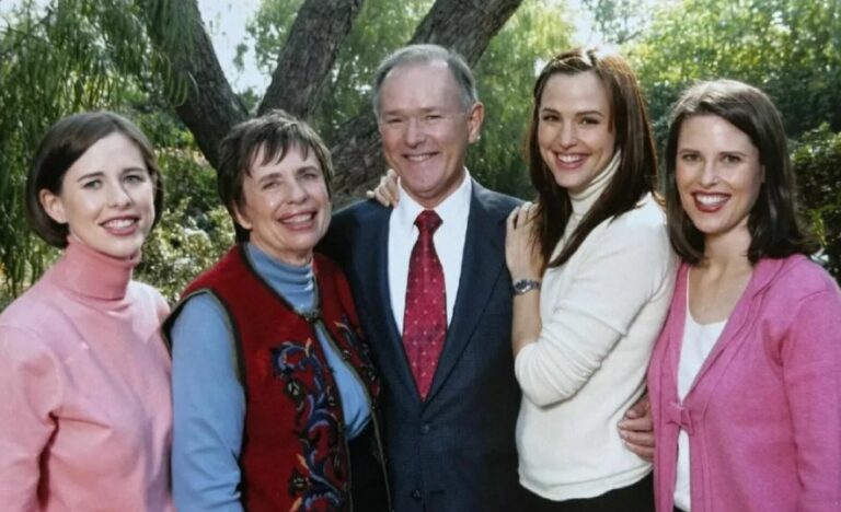 Jennifer Garner Grieves the Passing of Her Father, Surrounded by Loved ...