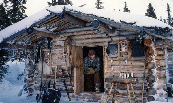 Man Spends Nearly 30 Years Alone in Alaskan Mountains, Living in Self ...