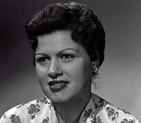 (VIDEO) Patsy Cline starts singing “I Fall To Pieces” and I got chills ...